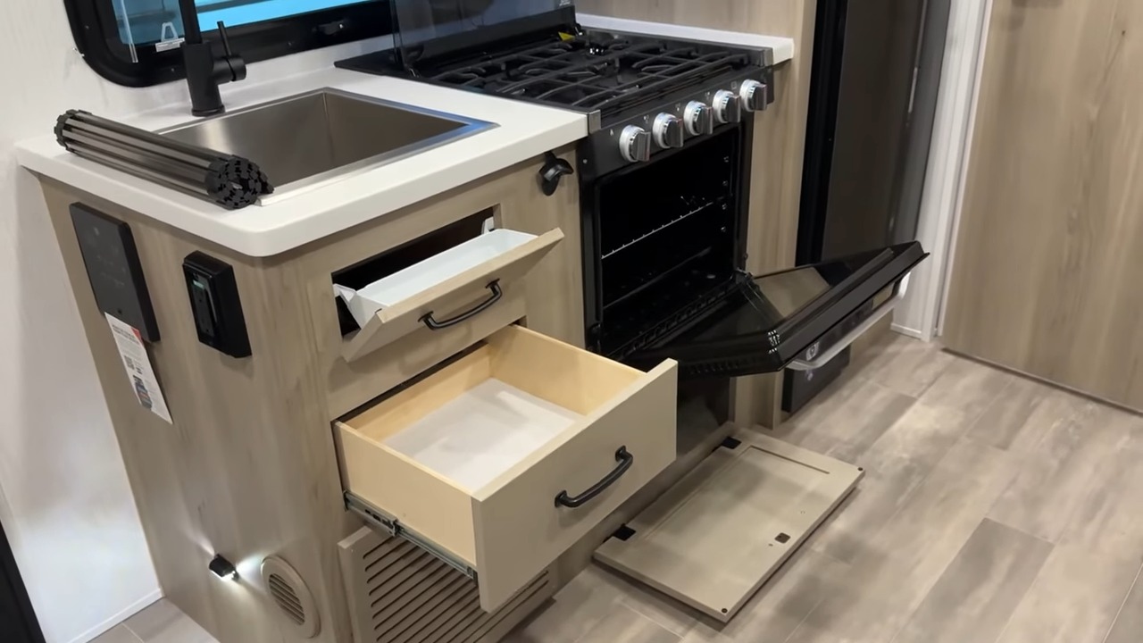 2024 Rockwood Geo Pro 20FBS