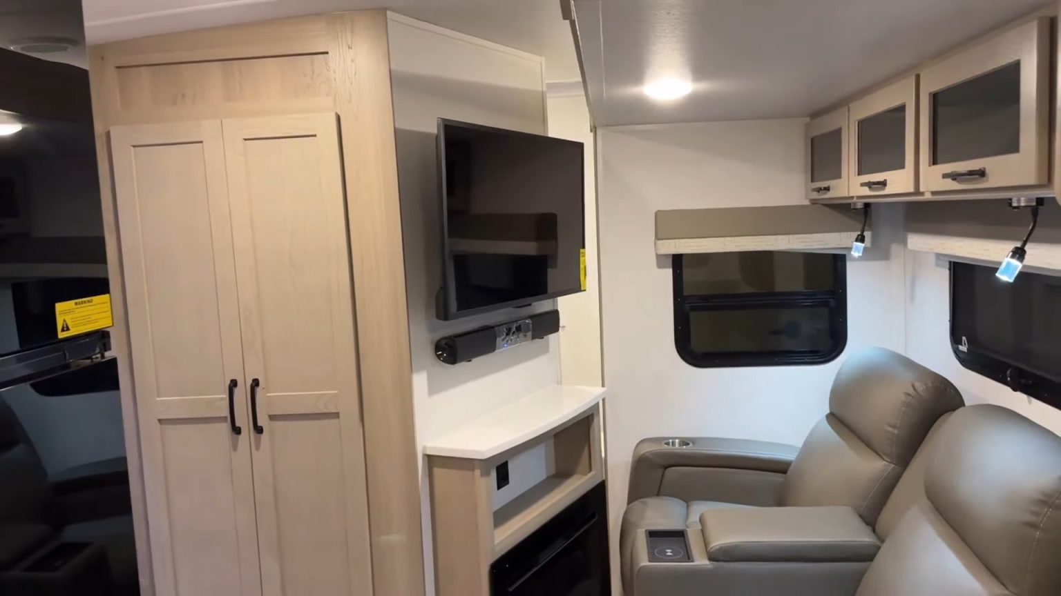An Awesome Couple's Camper: 2024 Rockwood 2608BS