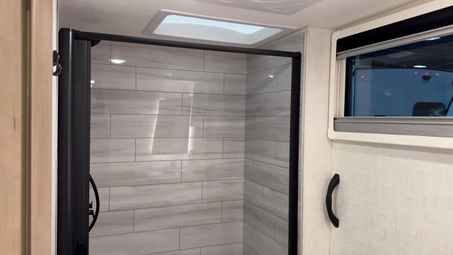 Is the 2024 Ember 221MSL Travel Trailer the Ultimate RV?