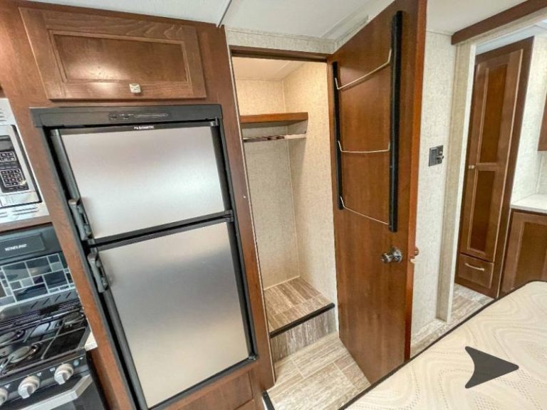 What's a Class C Motorhome and How to Choose Yours!