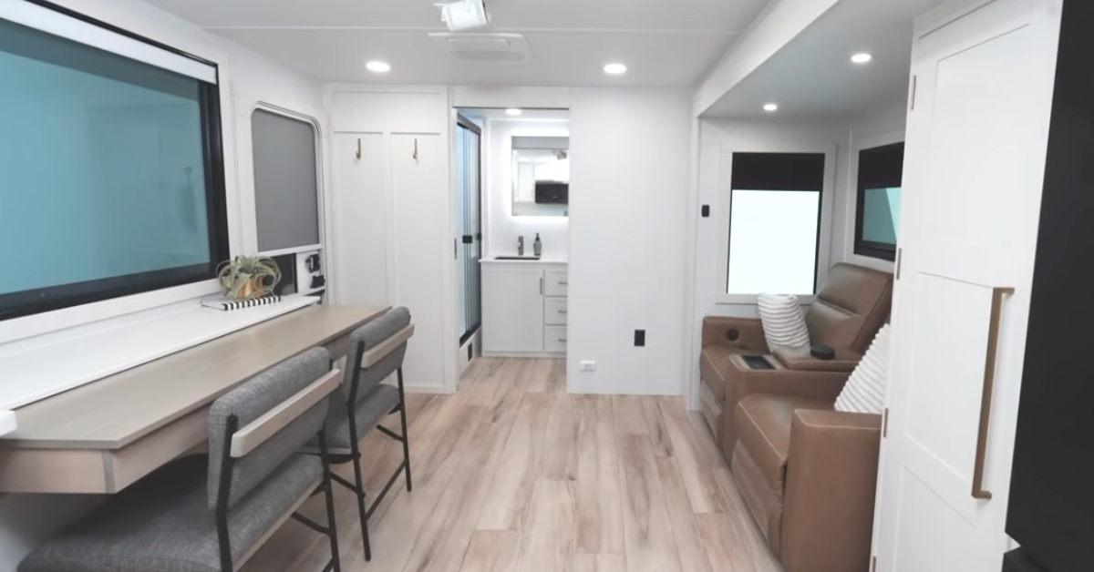 Brinkley Model I 265: The Ultimate Lightweight Luxury RV for Couples