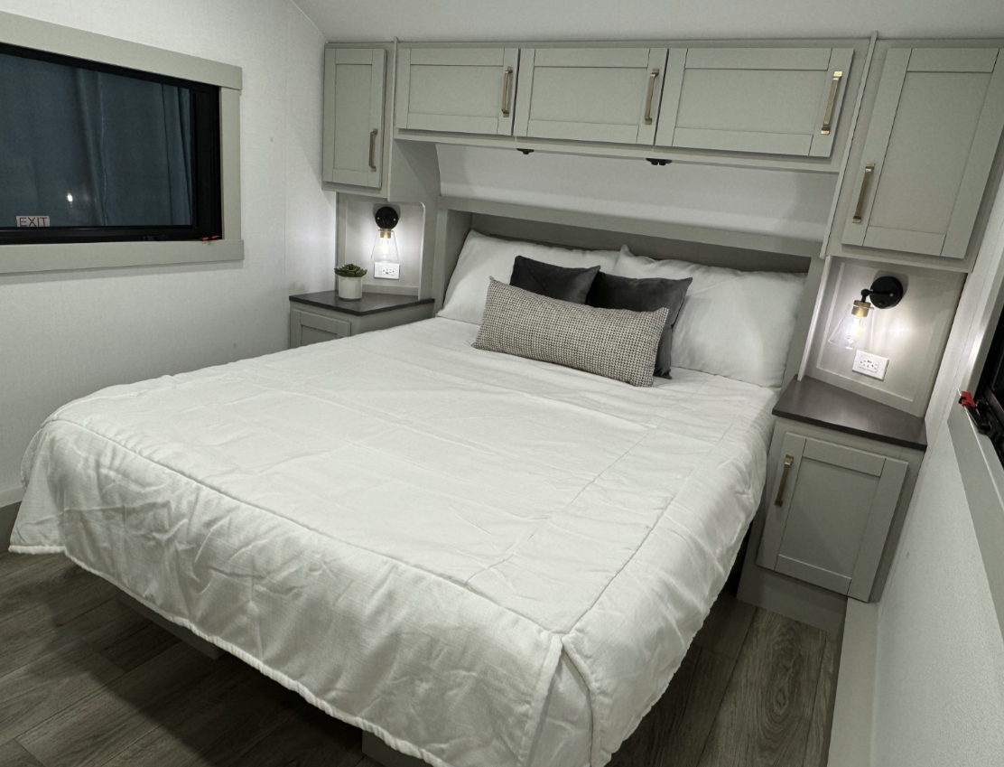 Brinkley Z 2680: Luxury Fifth Wheel RV | Road Mode Access