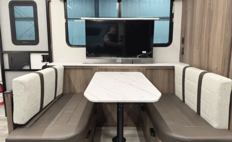 Wayfinder Go Explore X225: Adventure-Ready RV with Smart Features & Comfort