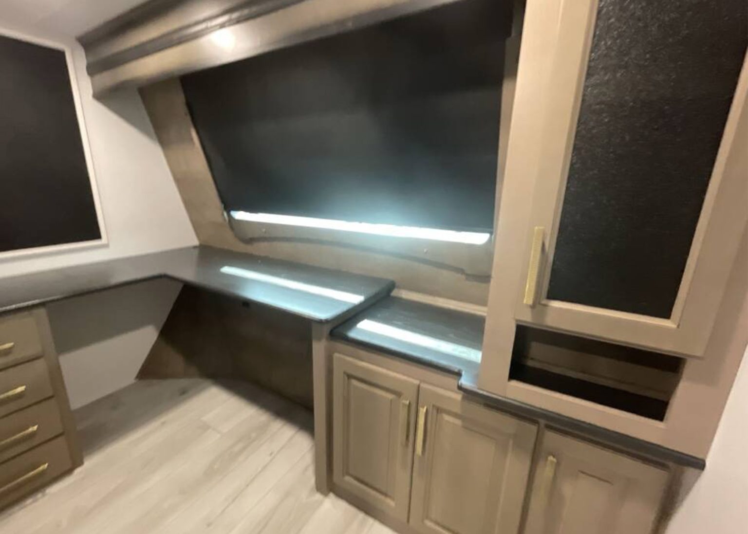 Best RVs for Remote Work – Top 10 Office-Ready Campers