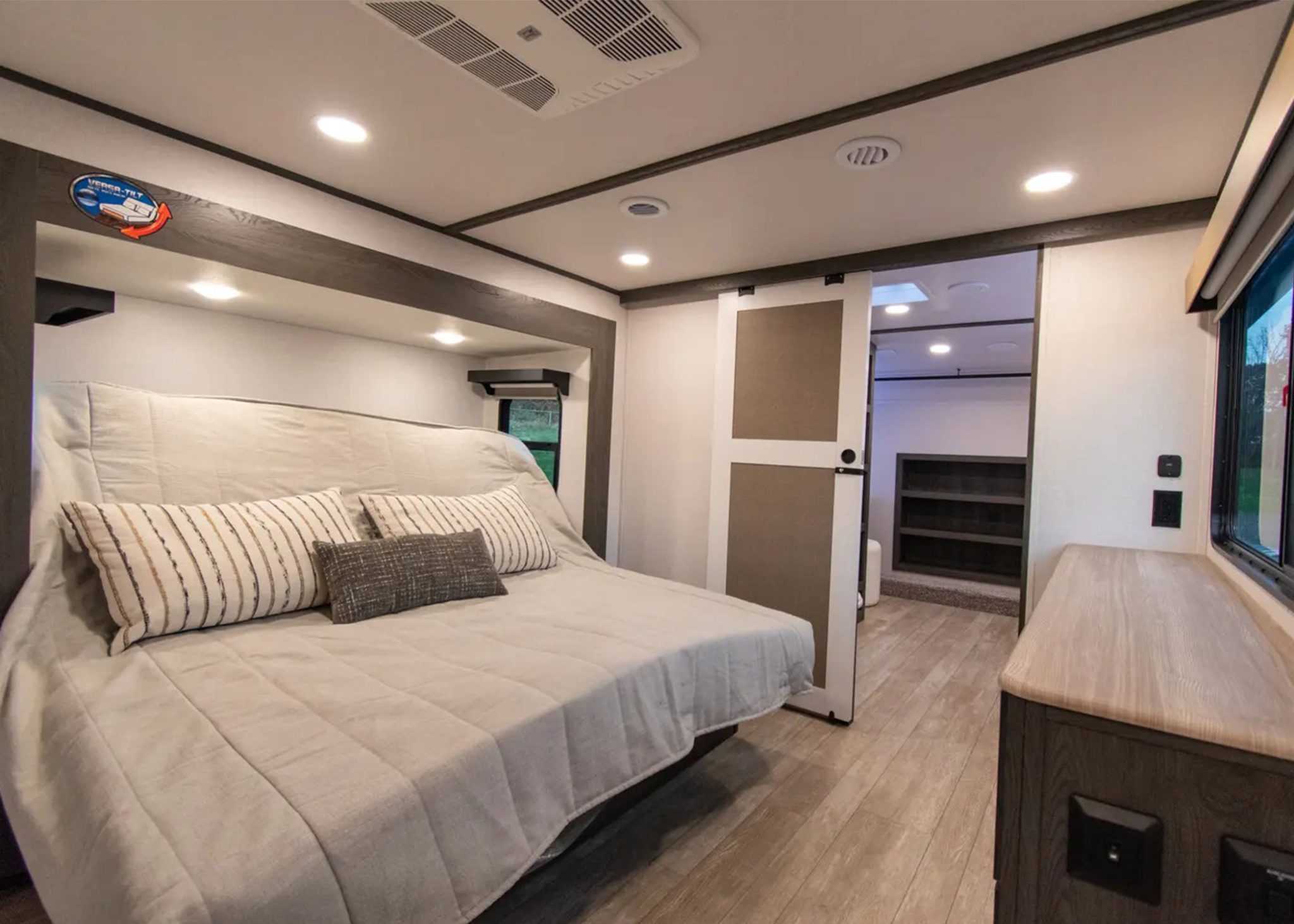 Best 2025 Fifth Wheels: Top 3 Picks and Who They Fit