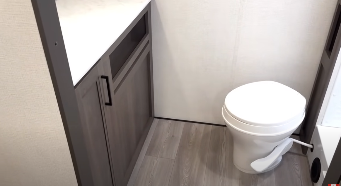 Grand Design Transcend Xplor 22RBX: Affordable Comfort in a Half-Ton ...