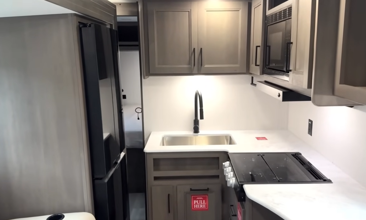 Grand Design Transcend Xplor 22RBX: Affordable Comfort in a Half-Ton ...