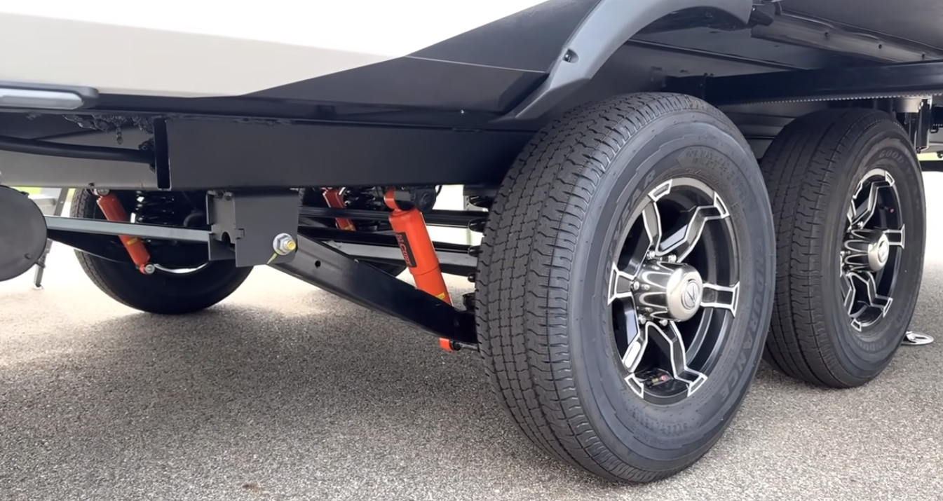 Reflection 150 270BN: Compact Couples Fifth Wheel
